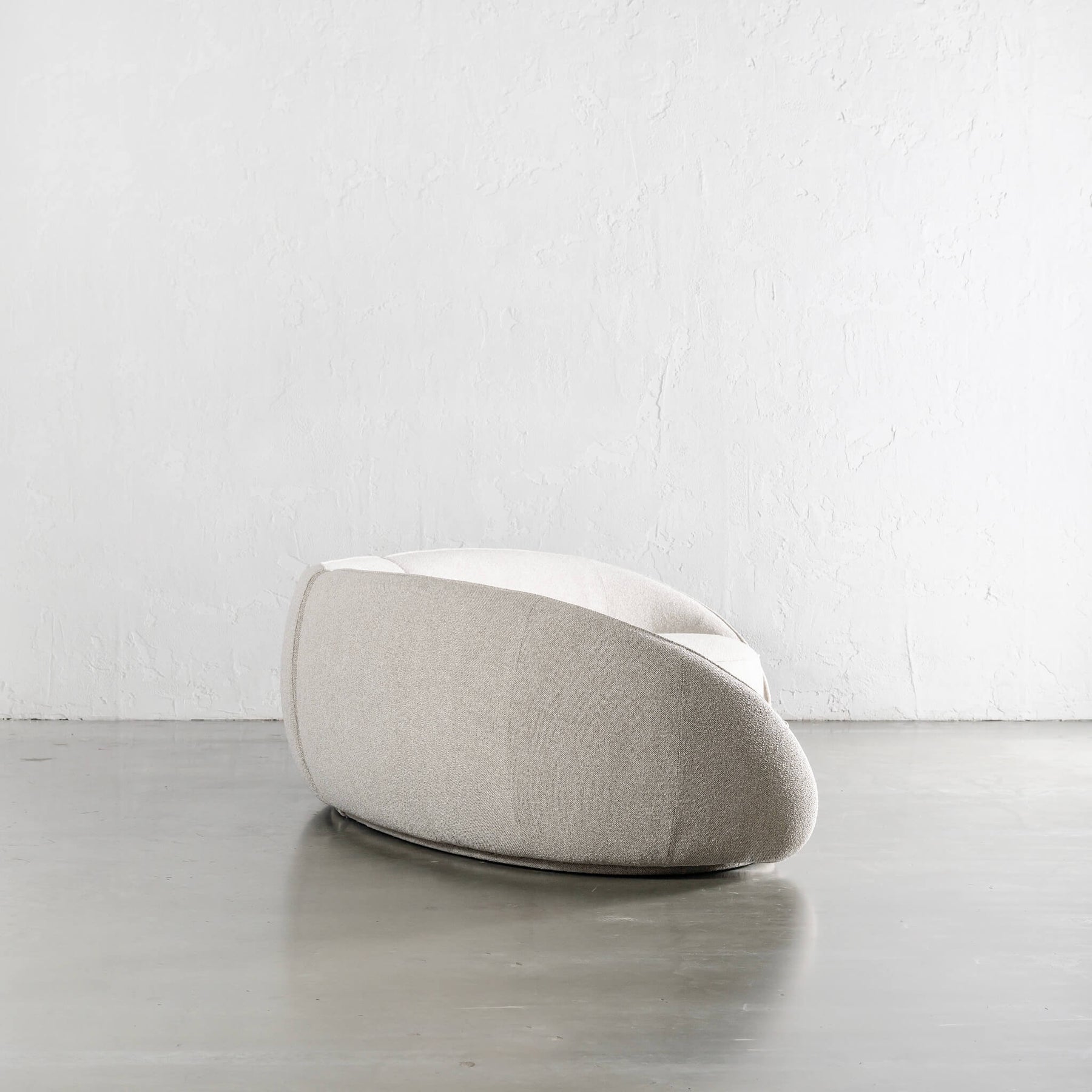 CARSON LINCOLN CURVED 3S SOFA | SANDY DUSK – Living By Design