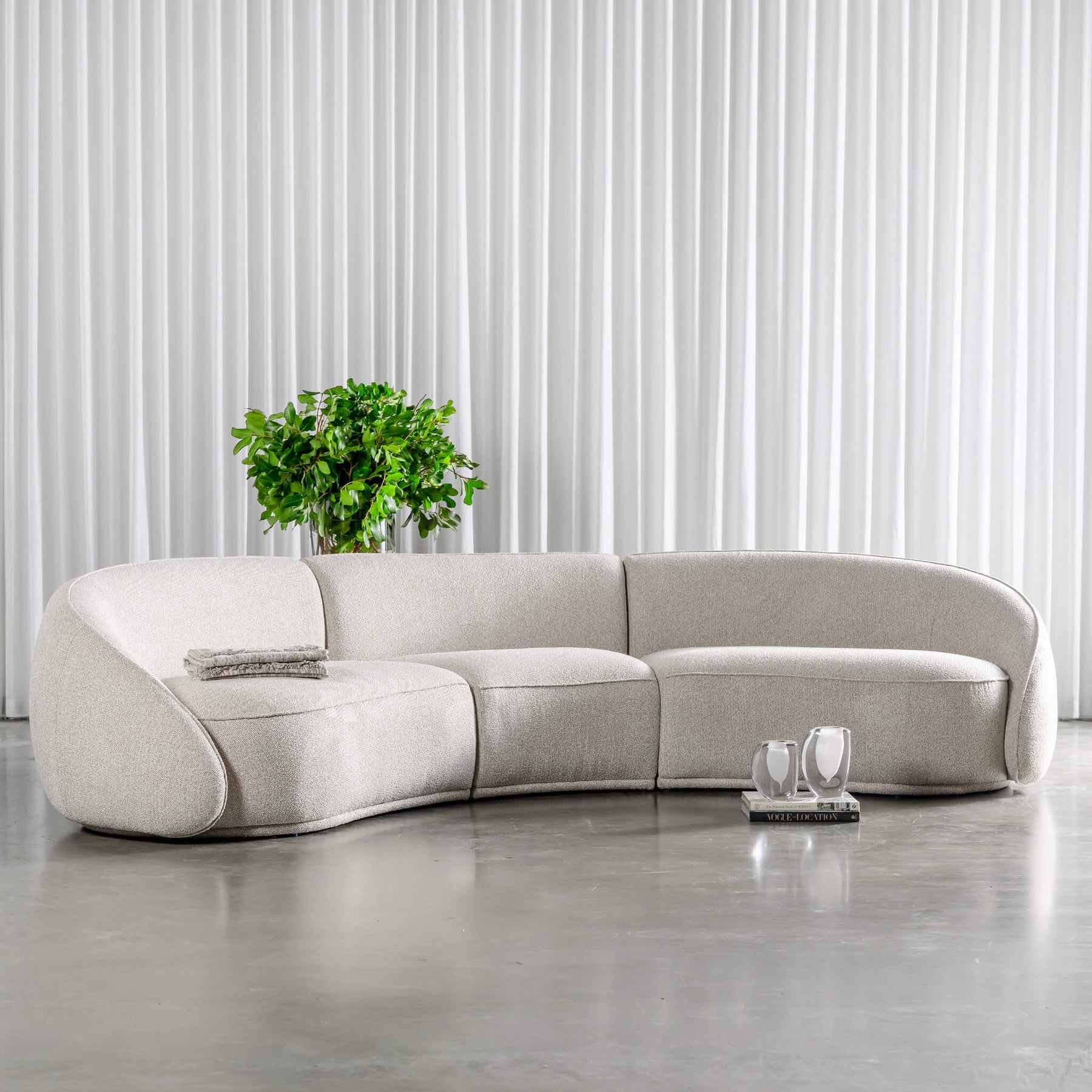 CARSON LINCOLN CURVED 3S SOFA | SANDY DUSK – Living By Design
