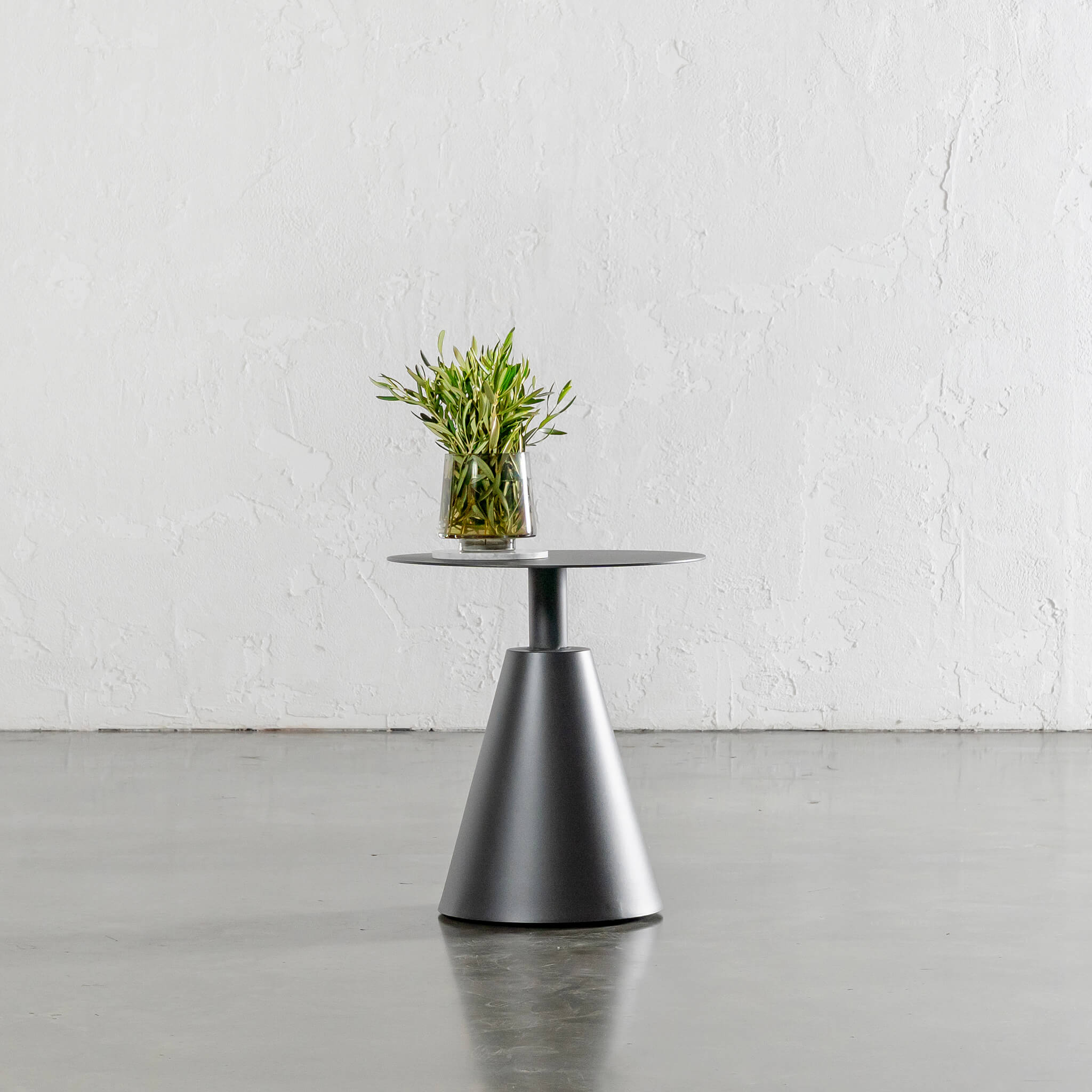 PALOMA ESCALON TERRACE SIDE TABLE | DEEP ANTHRACITE – Living By Design