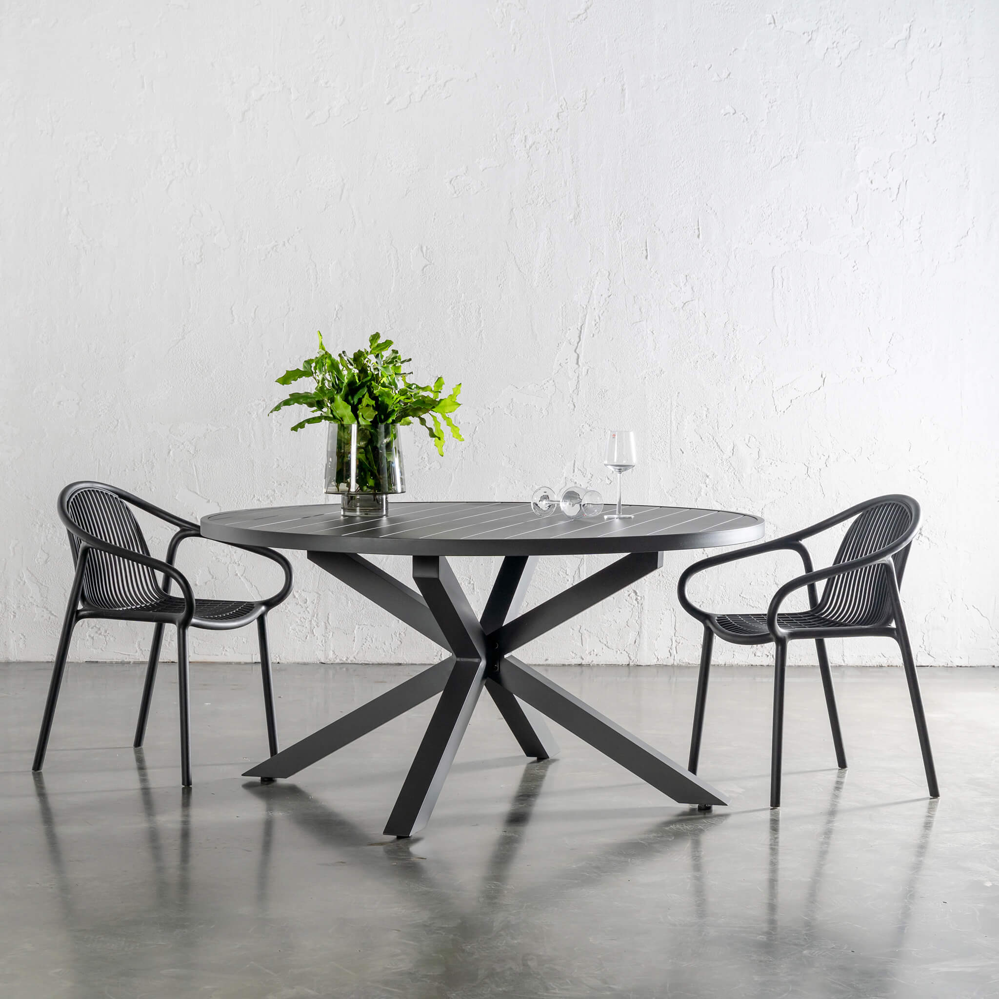 PALOMA OUTDOOR SLATTED DINING TABLE | ROUND BLACK ALUMINIUM | OUTDOOR ...