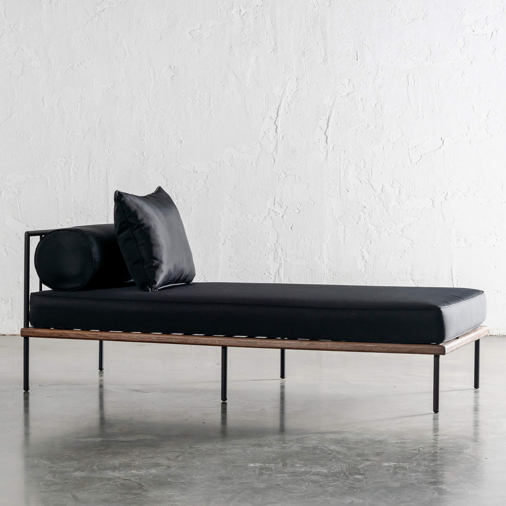 SAN ANDREAS OUTDOOR DAYBED | BLACK NOIR + TEAK – Living By Design