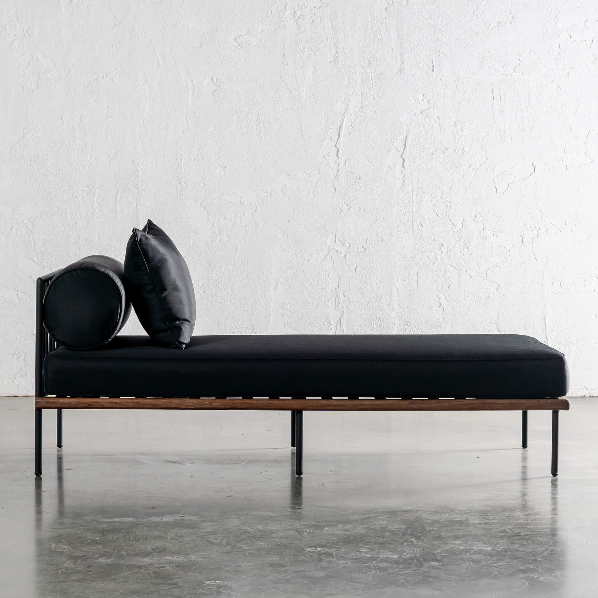 SAN ANDREAS OUTDOOR DAYBED | BLACK NOIR + TEAK – Living By Design