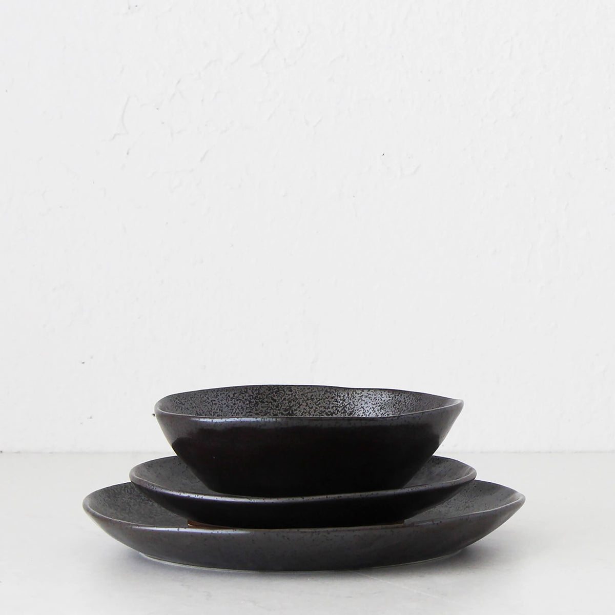 ROBERT GORDON MASON CERAMIC DINNER PLATE | BLACK EARTH | CROCKERY ...