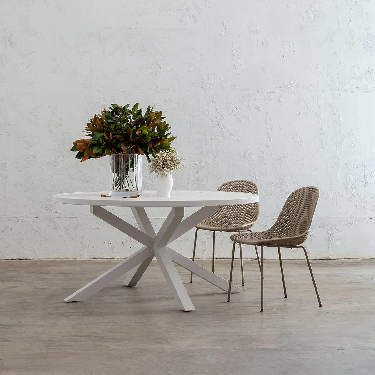 PALOMA OUTDOOR SLATTED DINING TABLE | ROUND WHITE ALUMINIUM | OUTDOOR ...